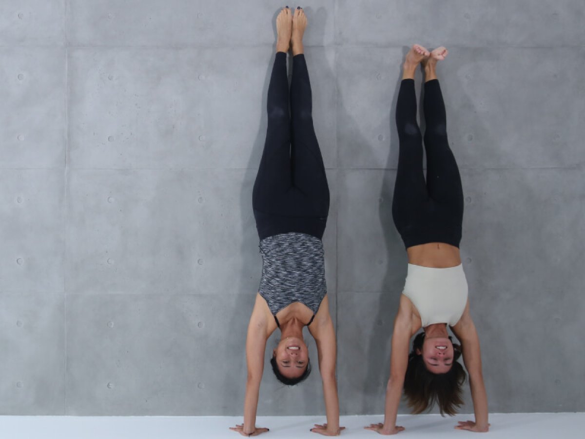 Posturas De Yoga Para Una Persona